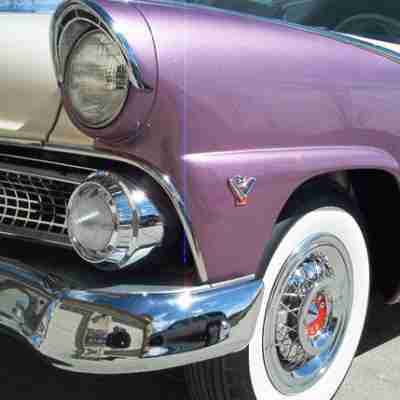 Ford Crown Victoria - Cars-On-Line.com