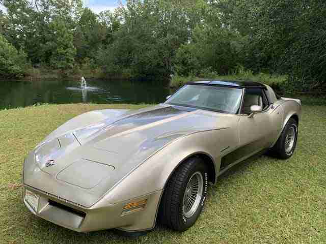 Corvette Collector's Edition - Cars-On-Line.com