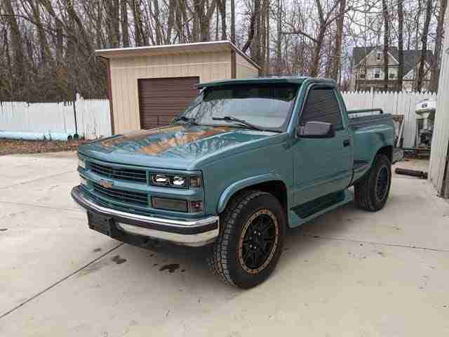 Chevrolet C-10 - Cars-On-Line.com