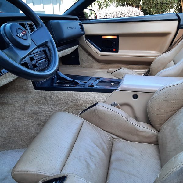 Chevrolet Corvette - Cars-On-Line.com