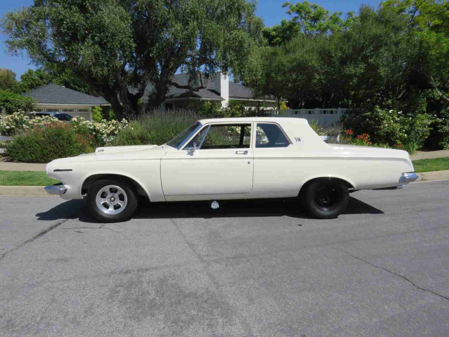 Dodge 330 Ramcharger 426ci - Cars-On-Line.com