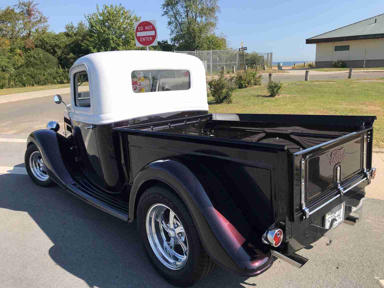 Ford Custom Pickup - Cars-On-Line.com