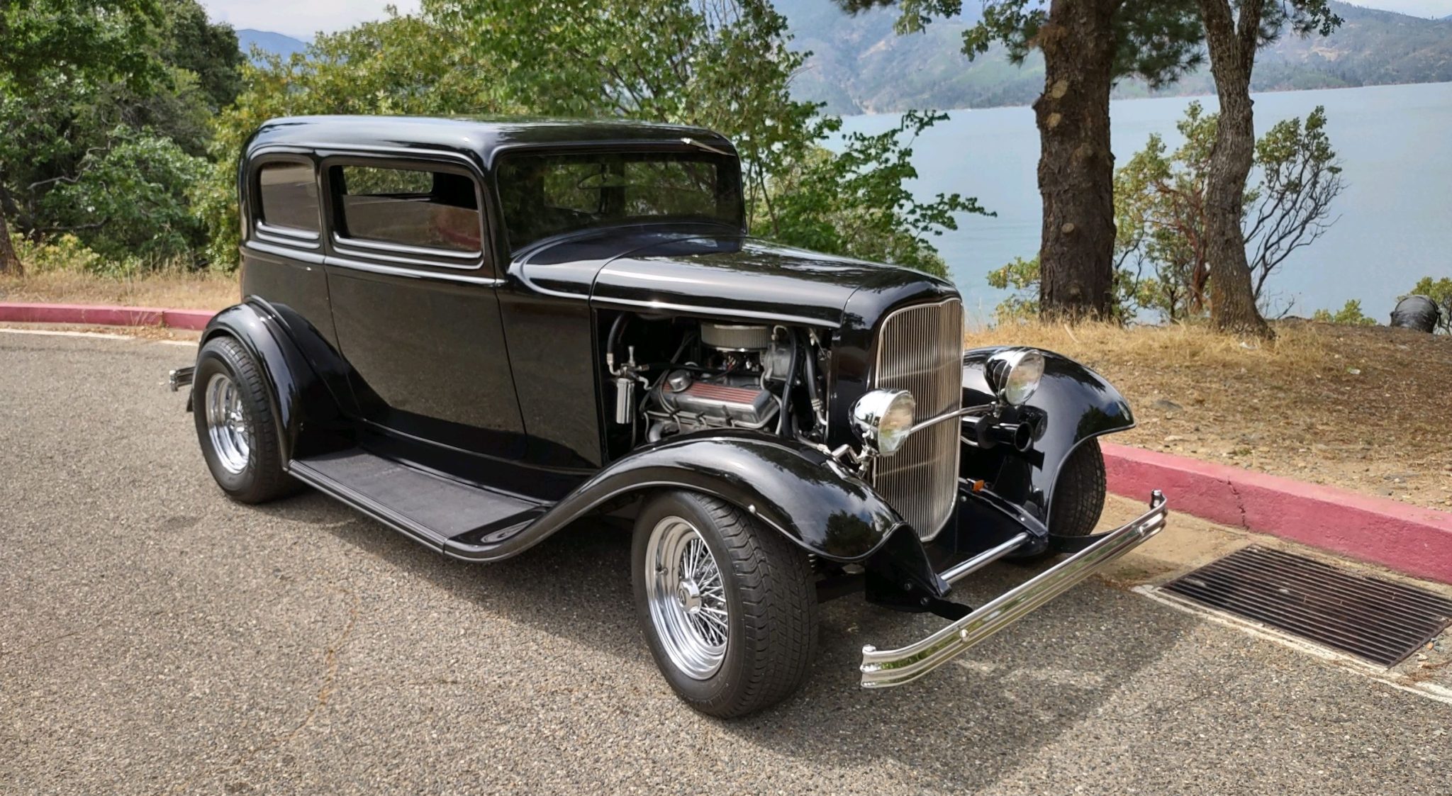 Ford Victoria - Cars-On-Line.com