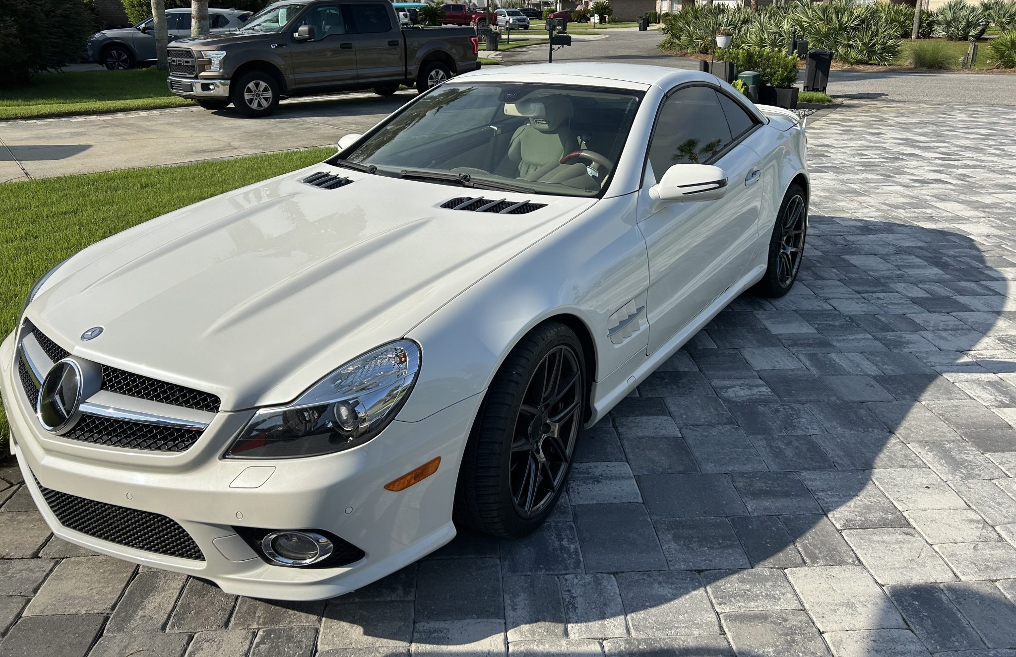 Mercedes-Benz SL550 - Cars-On-Line.com