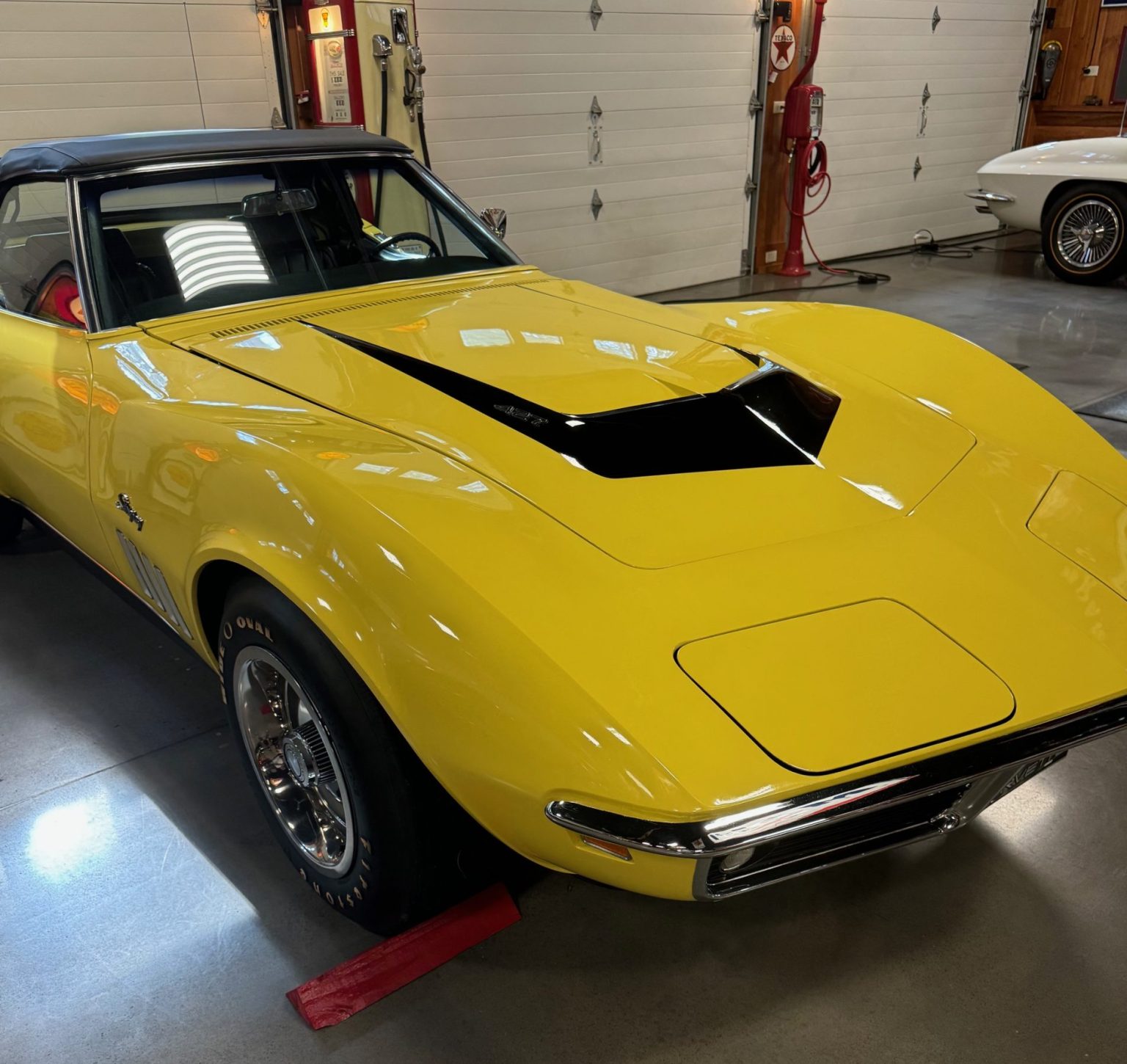 Corvette Convertible 427/390 - Cars-On-Line.com