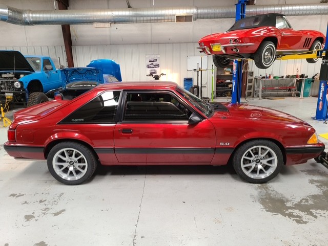 Ford Mustang LX - Cars-On-Line.com