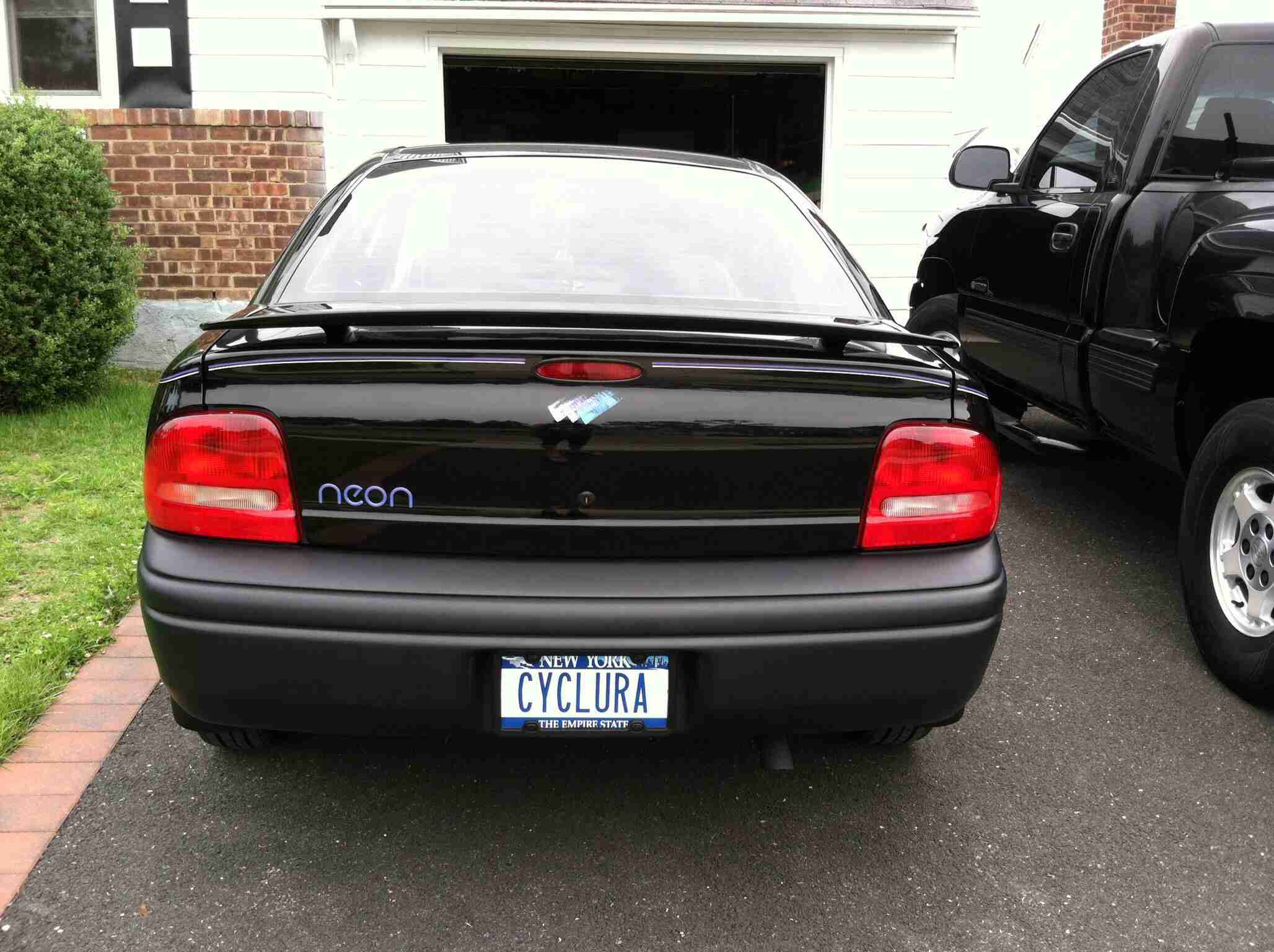Dodge Neon Highline - Cars-On-Line.com