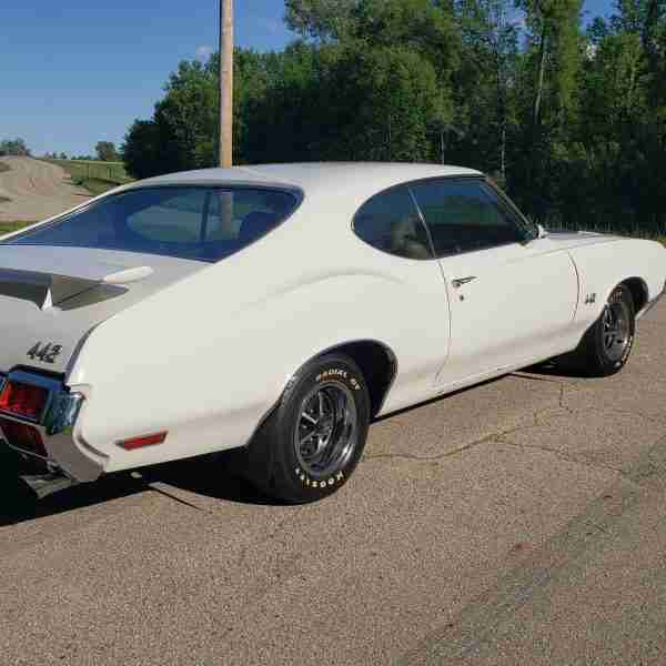 Oldsmobile 442 - Cars-On-Line.com