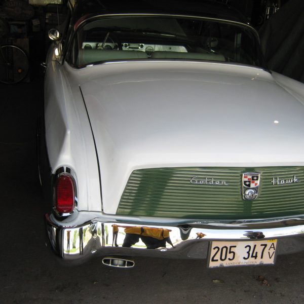 Studebaker Golden Hawk - Cars-On-Line.com