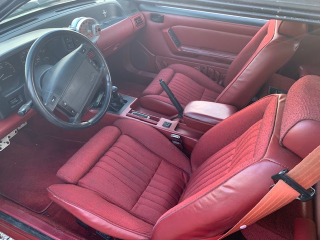 Ford Mustang LX - Cars-On-Line.com